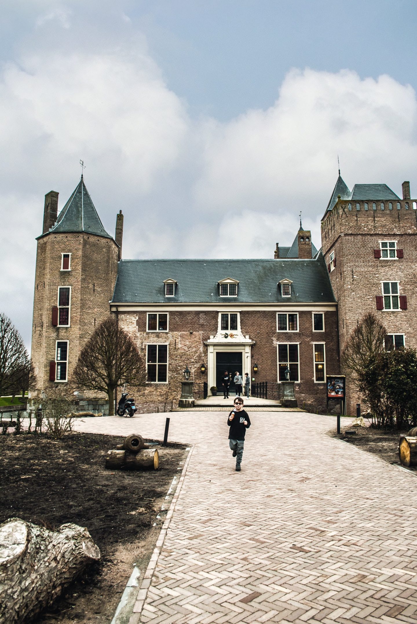 Heemskerk exterior 6 - Erin at Large